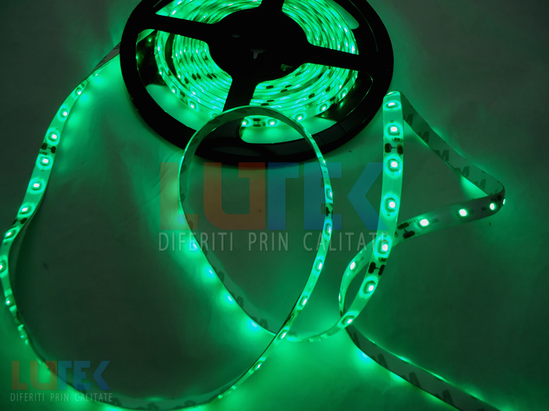Banda led 5m de exterior cu banda adeziva